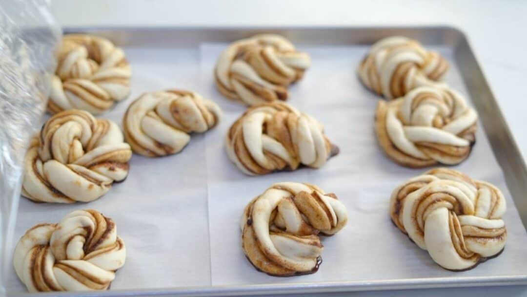 Swedish Cinnamon Buns Recipe (Easy Kanelbullar Recipe) | MerryBoosters