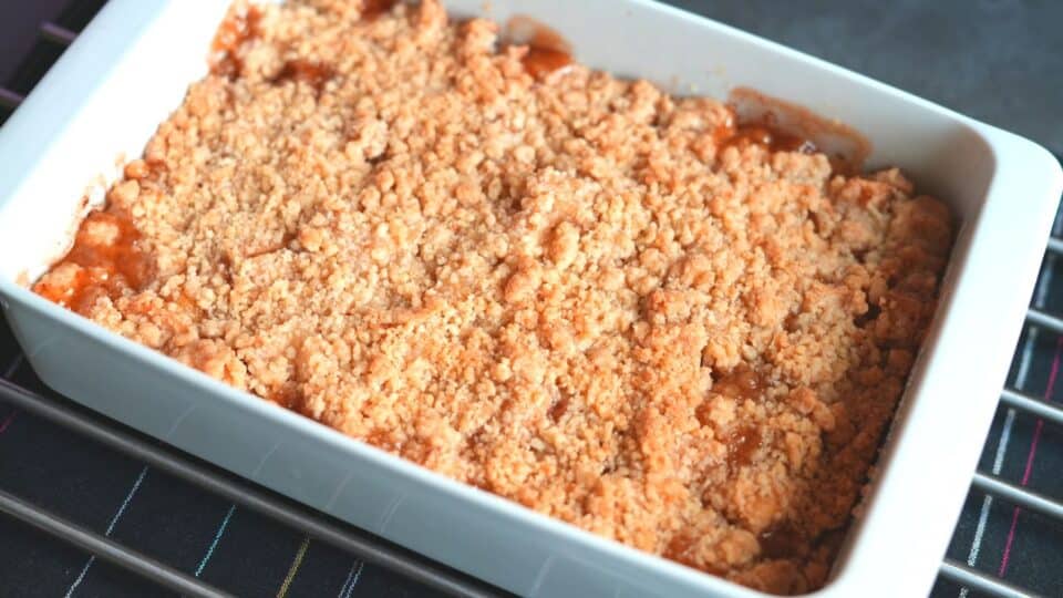 Quick and Easy Apple Crumble Recipe | MerryBoosters