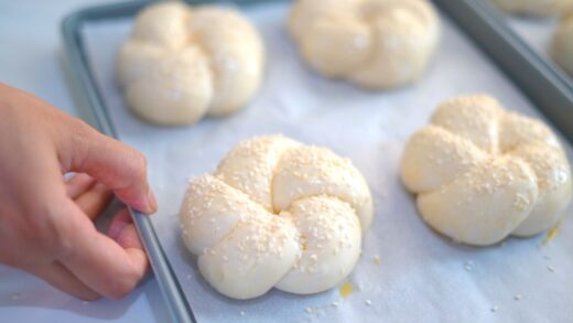 Easy kaiser roll recipe : Homemade Kaiser Burger Bun | MerryBoosters