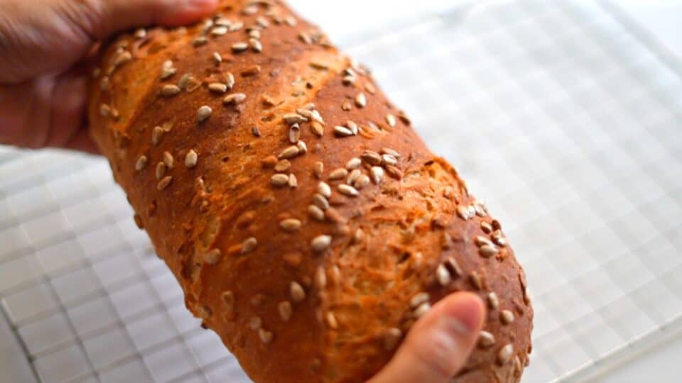 Sunflower Seed Bread (Super Easy No knead Sunflower Bread) | MerryBoosters