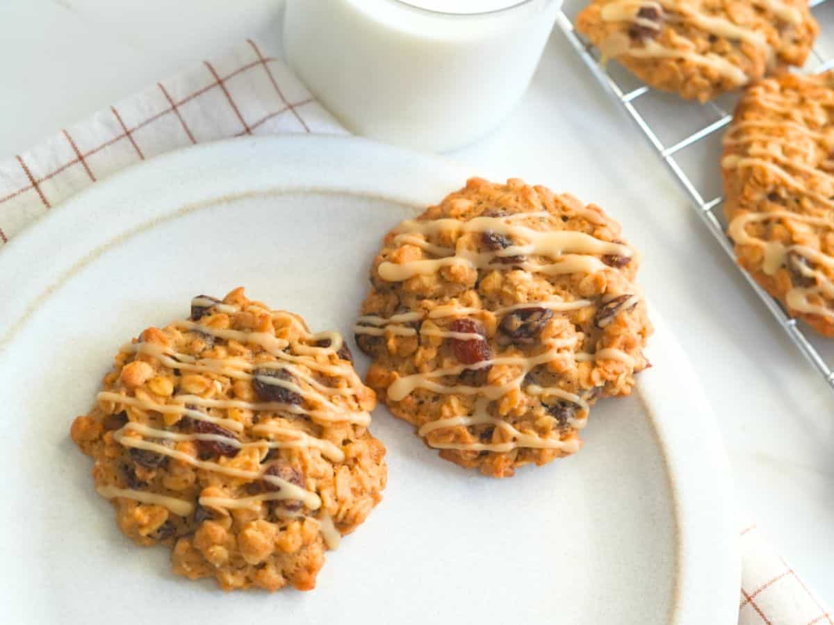 Soft and Chewy, Maple Oatmeal Cookies Recipe | MerryBoosters