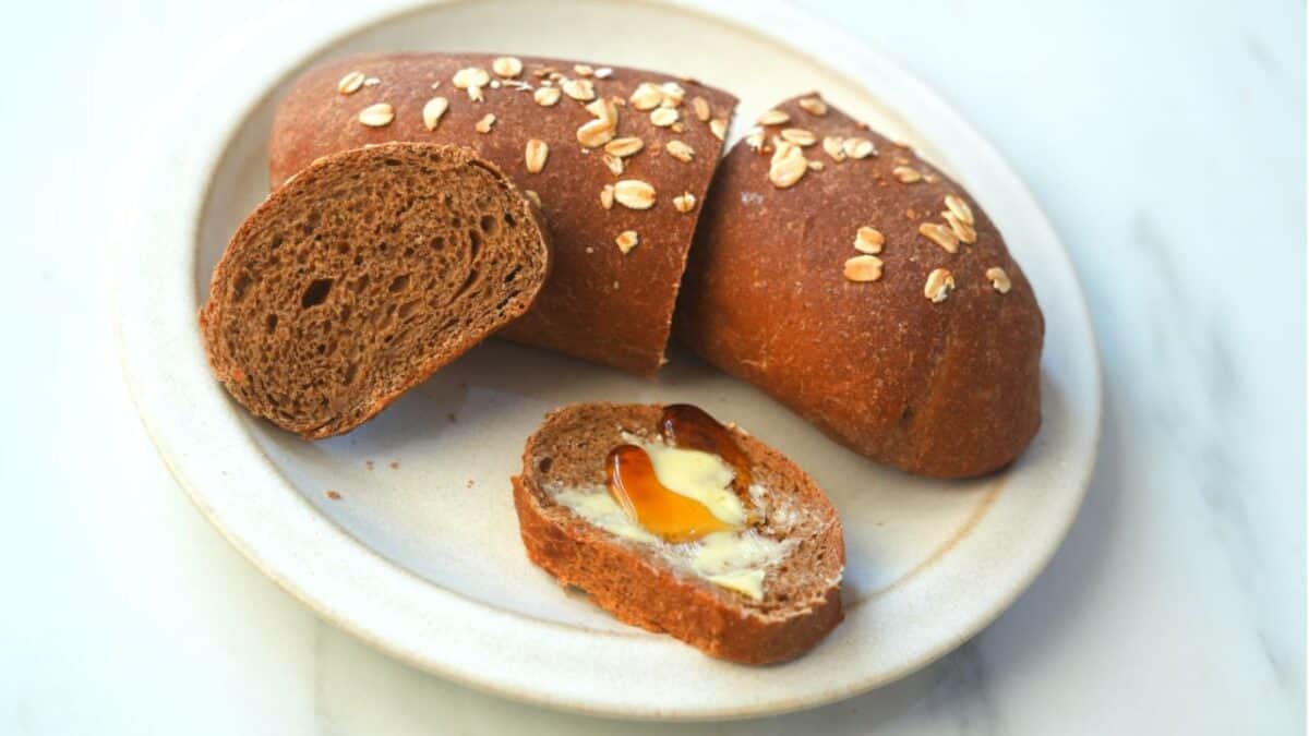 Cheesecake Factory Brown Bread Recipe | MerryBoosters