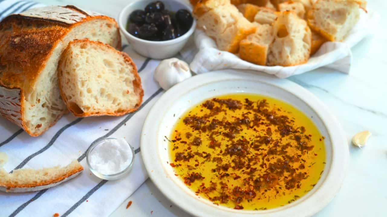 Olive Oil and Balsamic Vinegar Bread Dip Recipe | MerryBoosters