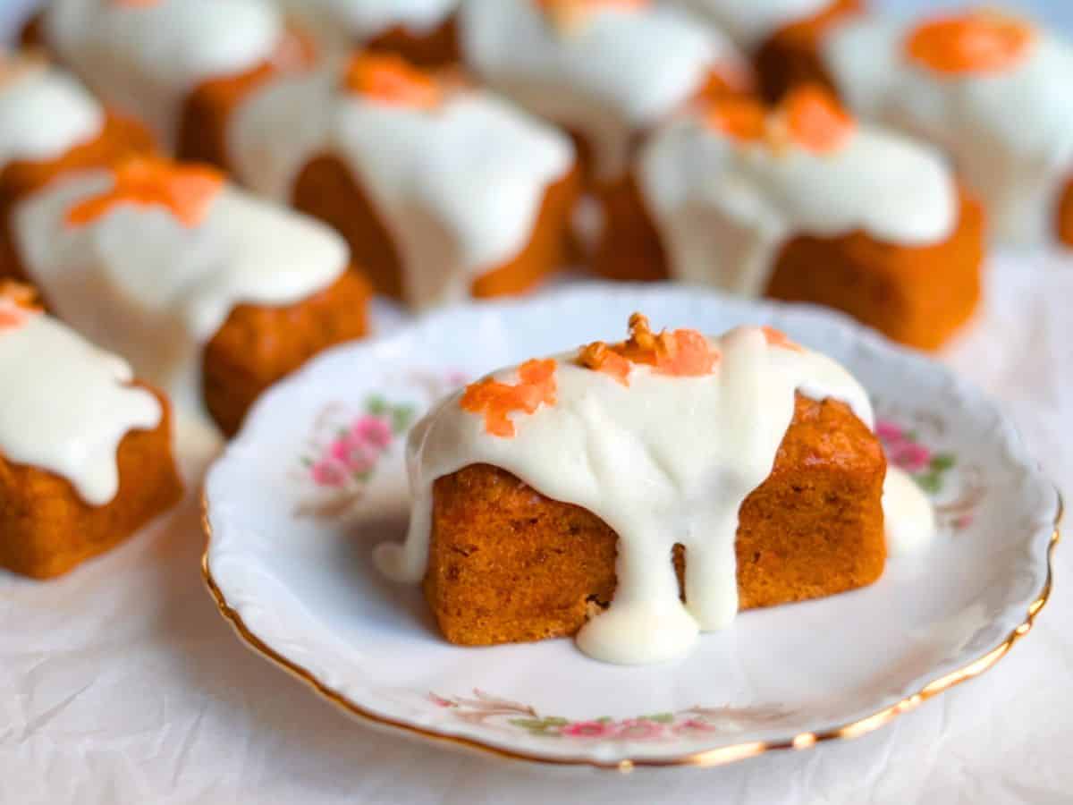 Super Moist Mini Carrot Cake Recipe with Cream cheese Frosting ...