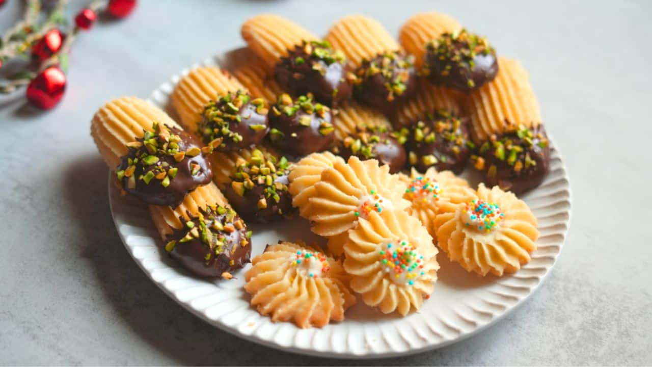 Super Easy Christmas Butter Cookies Recipe | MerryBoosters